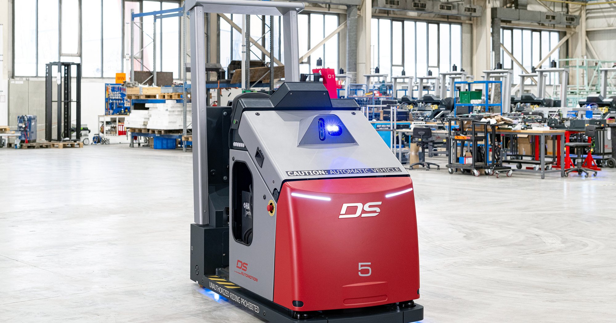 Mobile logistics train for efficient logistics processes | DS Automotion